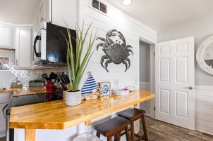 Condo, 1 cama King e sofá-cama (The Summit 504) | Cozinha privada