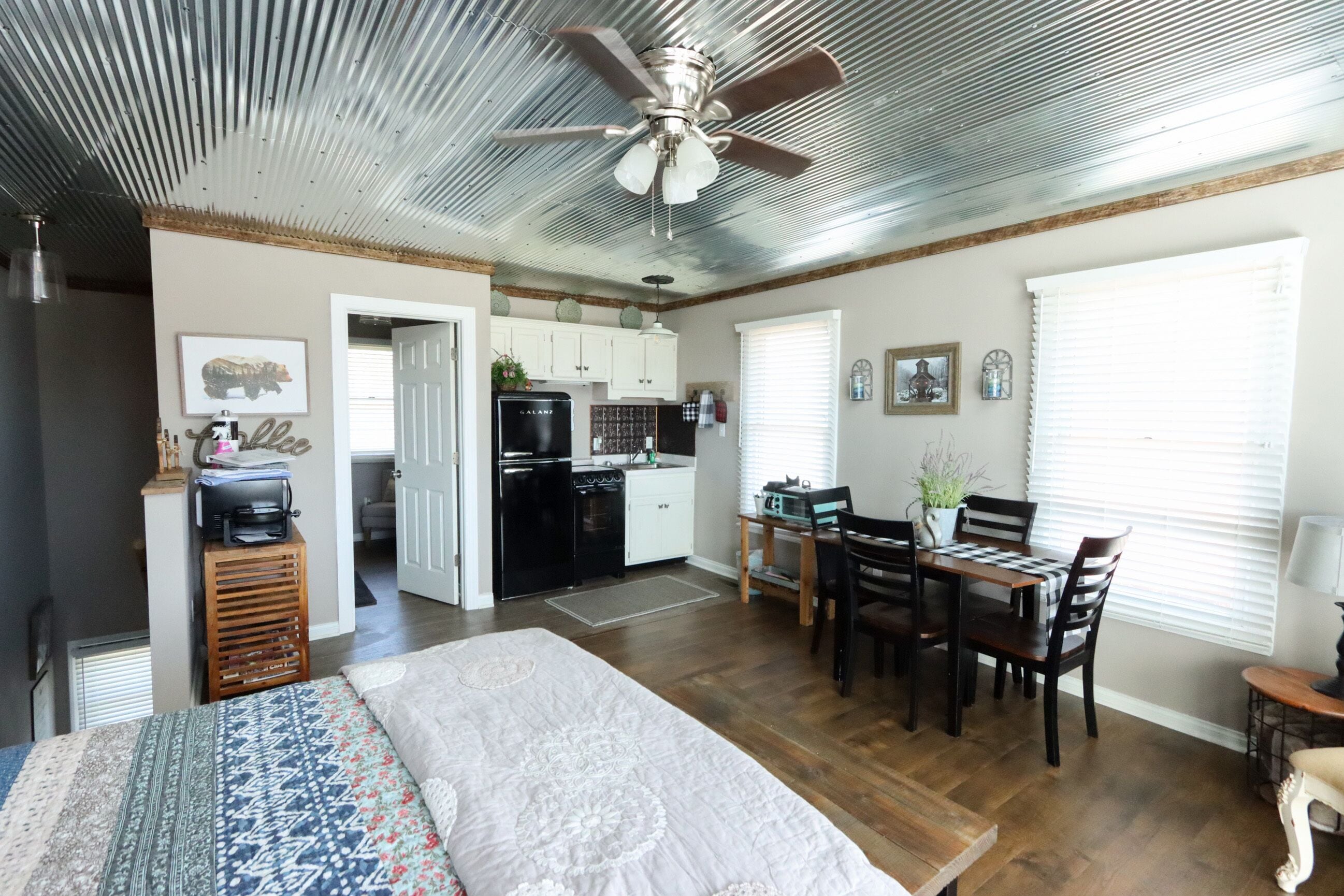 Welcome To Rustic Suite  Your Charming Retreat At Lake Cumberland - Kentucky