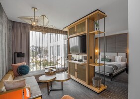 Suite-Estúdio Júnior, 1 cama king-size (Bigger) | Minibar, cofre com capacidade para portátil, secretária 