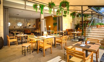 Pequeno-almoço tipo buffet diário (30 USD por pessoa)