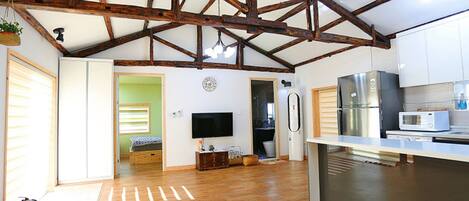 Quarto (Hangil) | Sala de estar | Televisor LED