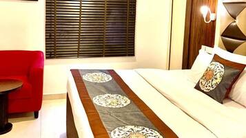 Frigobar, Wi-Fi de cortesia, roupa de cama