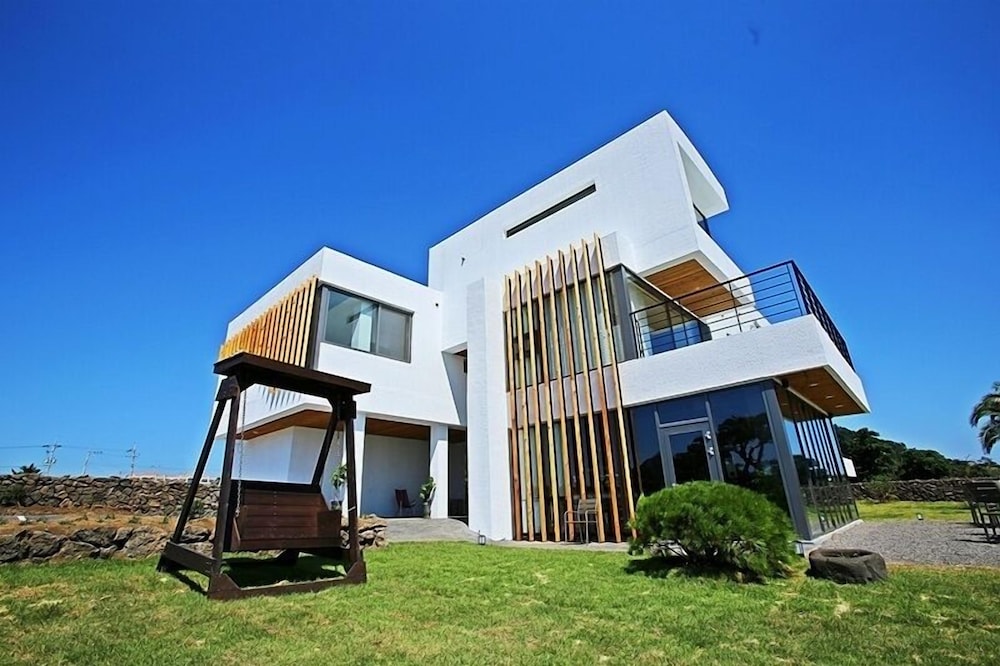 #꼭 봐야할 산방산뷰 숙소#실내자쿠지#파니니 조식무료#건축상수상#용머리해안 #커플추천※03 - Jeju-do