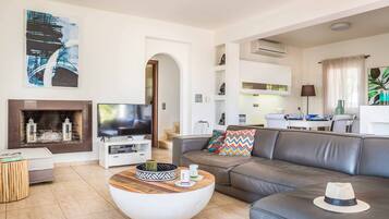 Villa, 3 quartos | Sala | Televisor