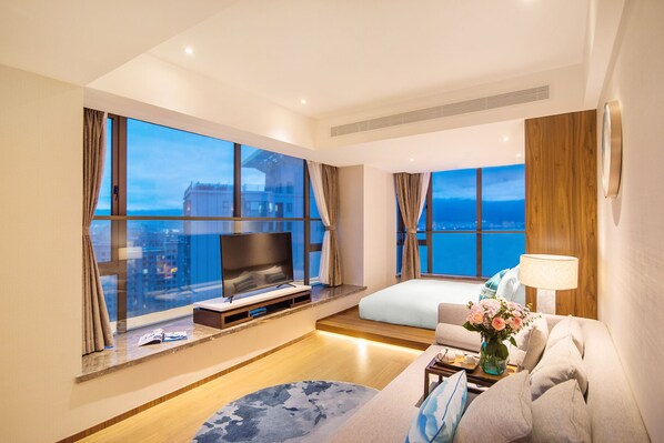 Quarto executivo | Frigobar, cofres nos quartos, escrivaninha, cortinas blackout