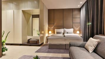 Quarto casal ou duplo luxo, sacada | 1 quarto, frigobar, cofres nos quartos, escrivaninha