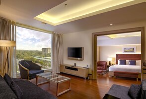 Suíte | Área de estar | Smart TV 42 polegadas com canais digitais, TV