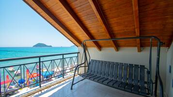 Cobertura, 2 quartos, de frente para a praia | Sacada