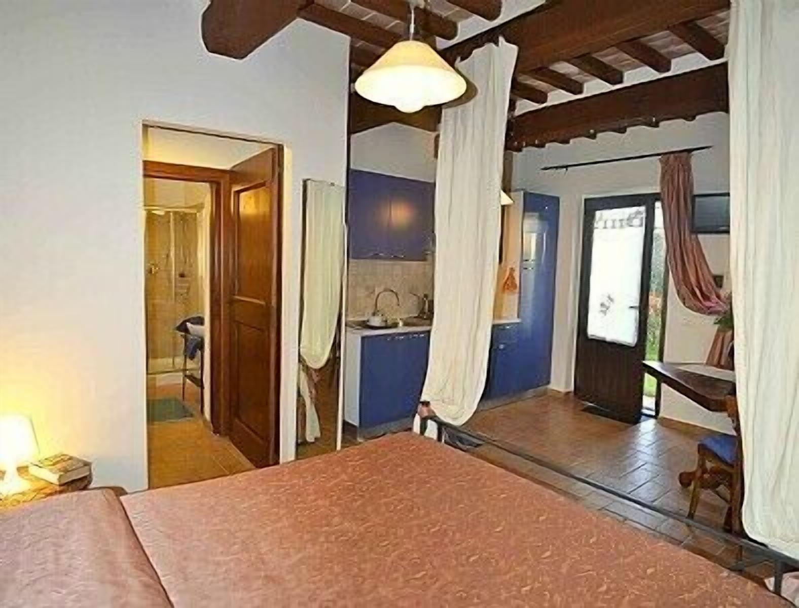 Villa Vezzosa B: Un Accogliente Appartamento Che è Parte Di Un Antico Casale. - Umbria