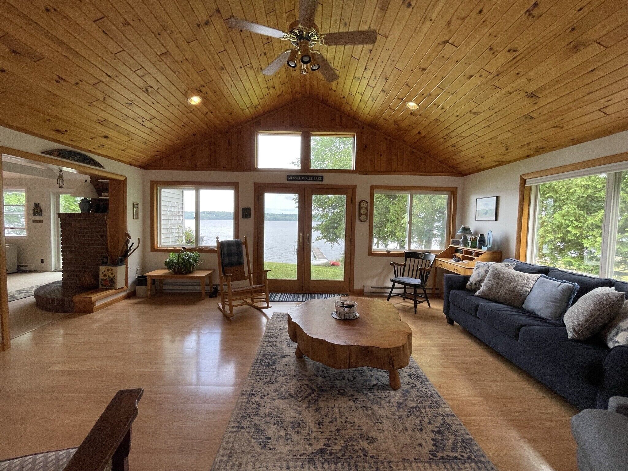 Picturesque Lakefront Retreat In Belgrade Lakes - 시드니