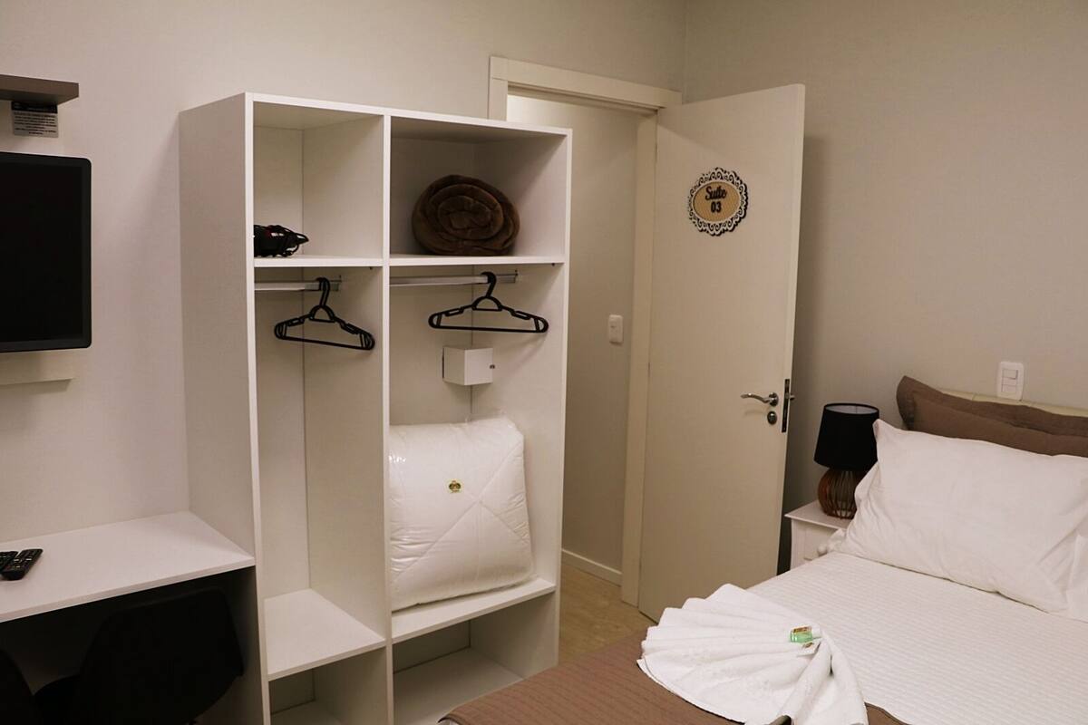 Quarto Duplo Standard, 1 cama de casal | Roupa hipoalergénica, Wi-fi grátis, roupa de cama fornecida
