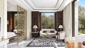 1 quarto, roupa de alta qualidade, camas de colchão pillowtop, minibar