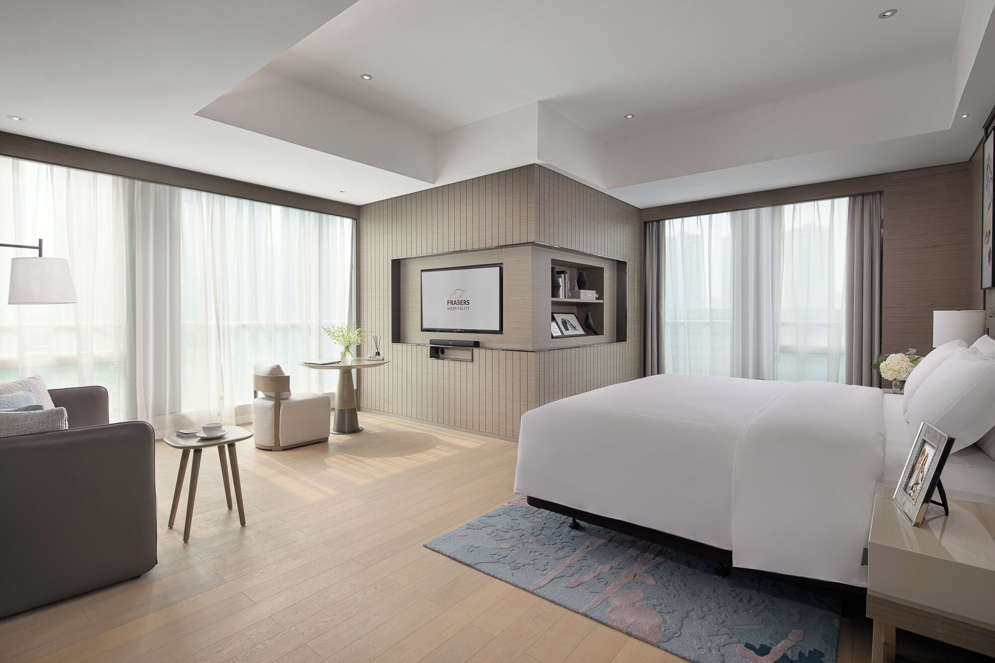 Edredões de penas, cofre no quarto, quartos insonorizados 