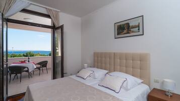 Quarto Duplo ou Twin Deluxe, varanda (2) | Minibar, secretária, quartos insonorizados, Wi-fi grátis