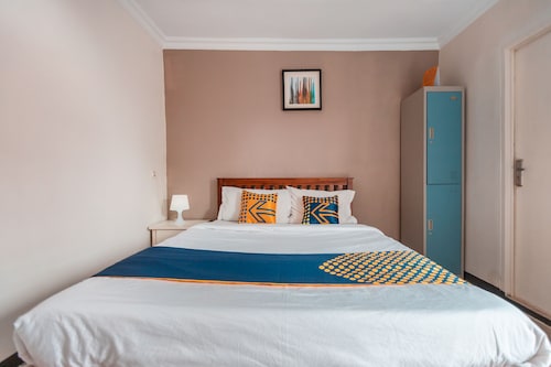 Spot On 2033 Kayumanis Homestay Syariah - Jakarta