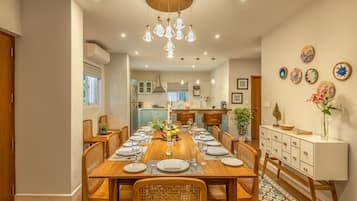 Quarto Deluxe, 4 quartos (Braganza House) | Cozinha privada | Um frigorífico