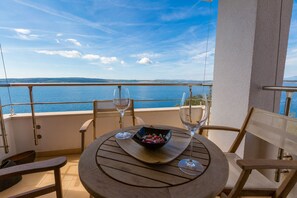 Apartamento, 2 quartos, vista para o mar | Vista do quarto