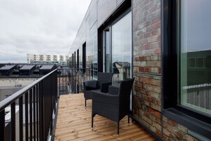 Smart Suite 1 bedroom w/balcony/rooftop (8A) | Varanda