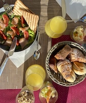 Café da manhã com buffet todos os dias mediante uma taxa