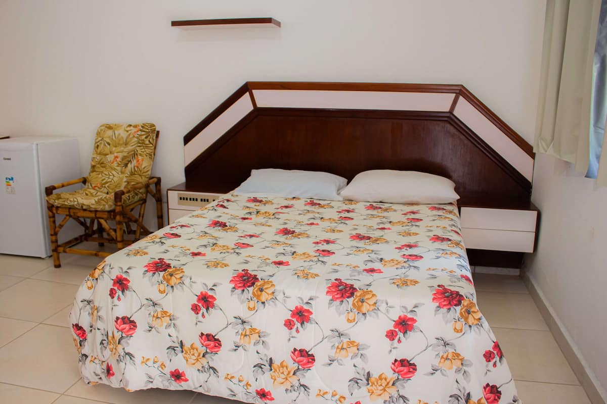 Quarto Duplo Básico | Com decoração personalizada, com mobília individualizada