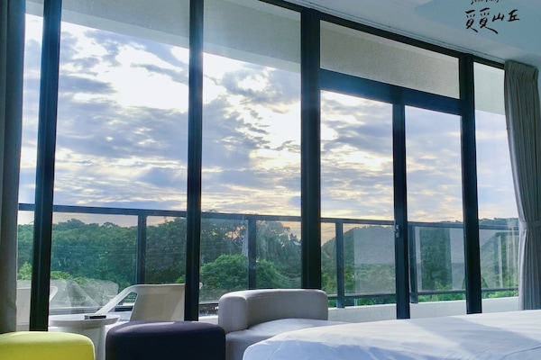 Quarto Duplo Design, 1 cama king-size, varanda, vista para a montanha | Vista do quarto