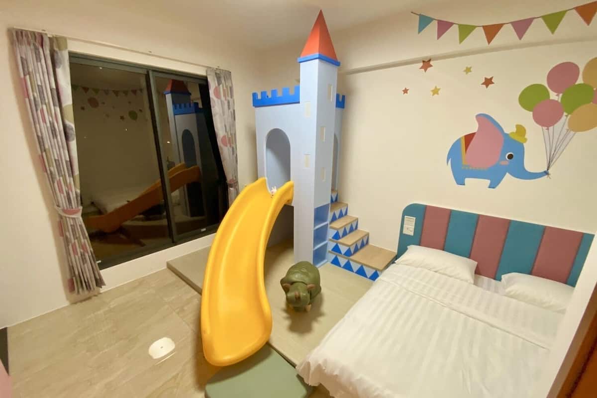 Quarto casal | Cortinas blackout, Wi-Fi de cortesia, roupa de cama