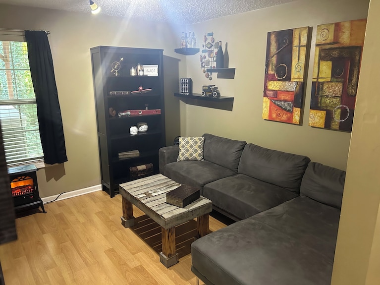 Luxurious Private Studio Get-away W/ Hot Tub, Koi Pond & Fire Pit! - Red Top Mountain State Park, Acworth