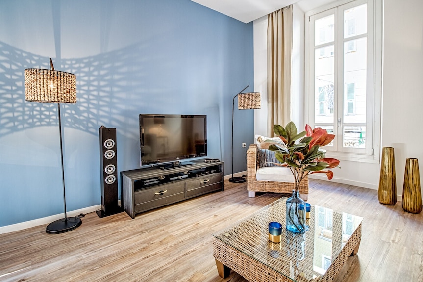 N&j - Adriana - Central - Very Close Sea - Nizza