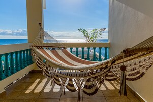 Villa Panorâmica, 5 quartos, banheira de hidromassagem grande, junto ao mar | Terraço/pátio interior