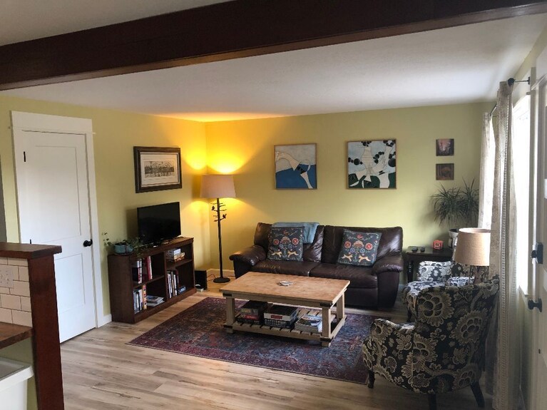 Beautiful Art Filled Home 15 Minutes To Downtown - Wilsonville, OR