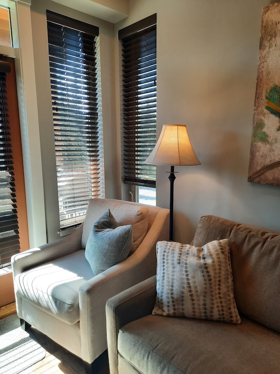 Casa Corea At Echo Landing, 2 Bedroom, 2 Bathroom Townhome, Private Garage, Bbq - British Columbia