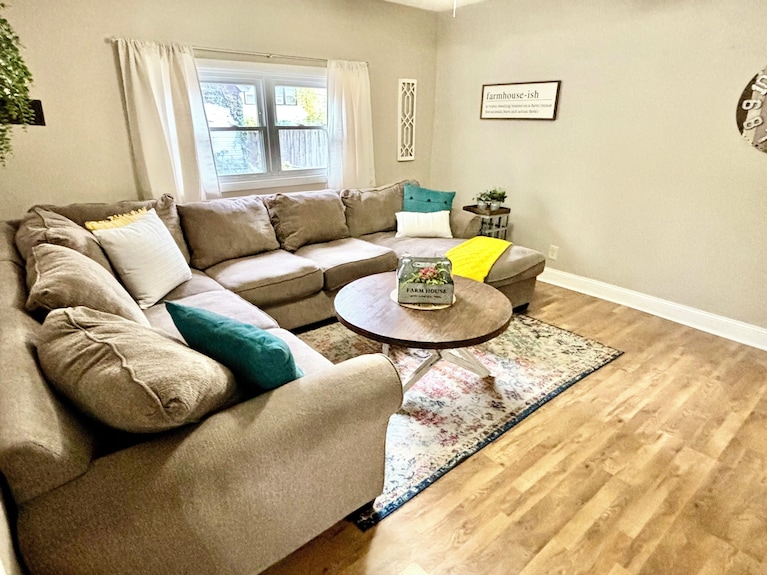 Wraparound Porch Downtown - Wichita, KS