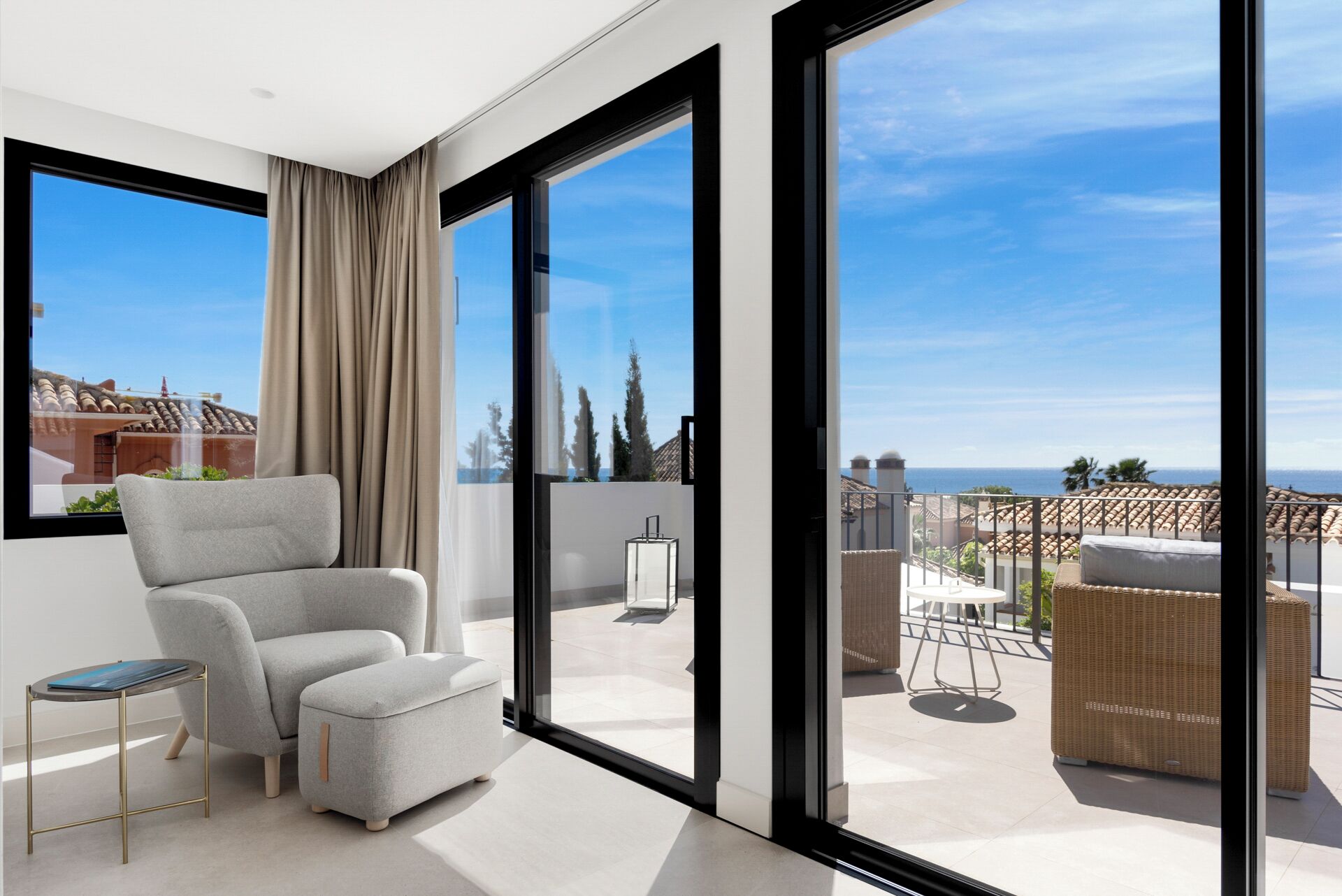 Luxurious Beach Side Villa Near Marbella - Marbella