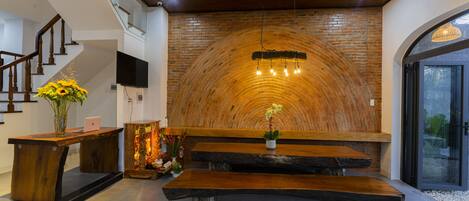 Área de estar no saguão