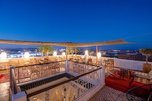 Pequenos-almoços, almoços e jantares servidos