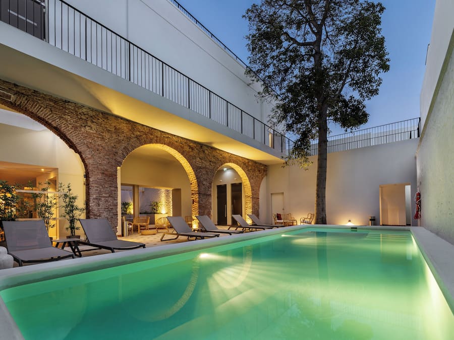 3 piscinas exteriores, espreguiçadeiras