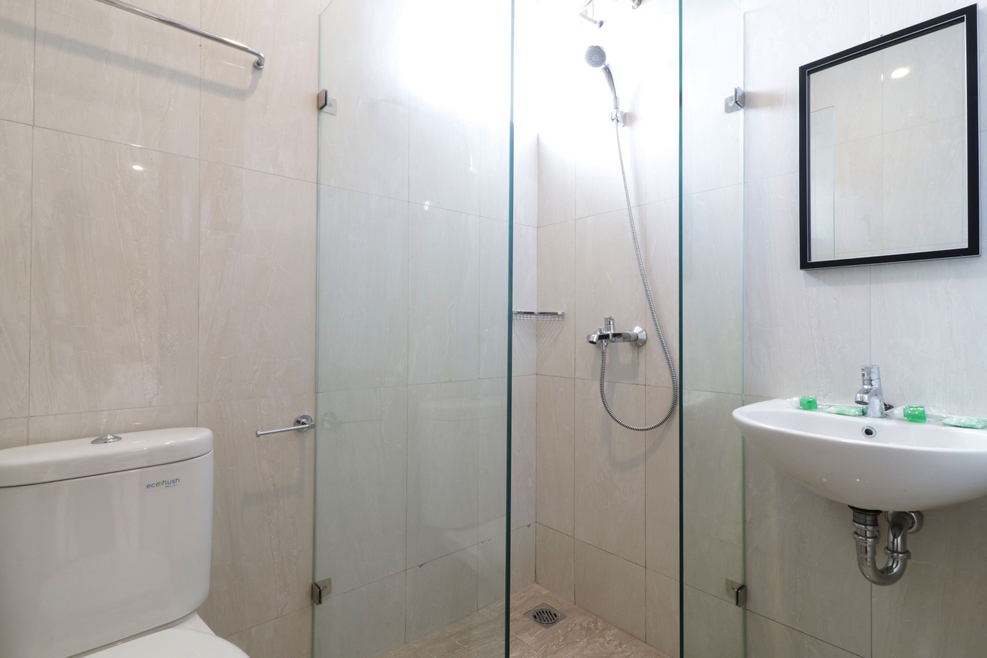 Suite Room | Banheiro | Chuveiro, toalhas de banho