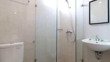 Suite Room | Banheiro | Chuveiro, toalhas de banho