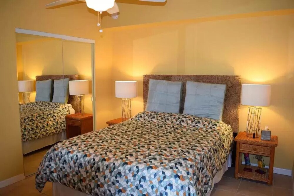 New Listing! East Facing Home On Widest Water Canal! Beautiful, Cool Sunrises! - Duck Key, FL
