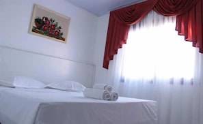 Quarto Duplo ou Twin | Minibar, Wi-fi grátis, roupa de cama fornecida 
