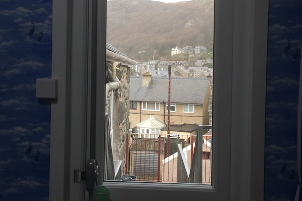 Room 1- Twin En-suite | Vista do quarto
