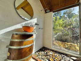 Cabana de Madeira Básica | Casa de banho
