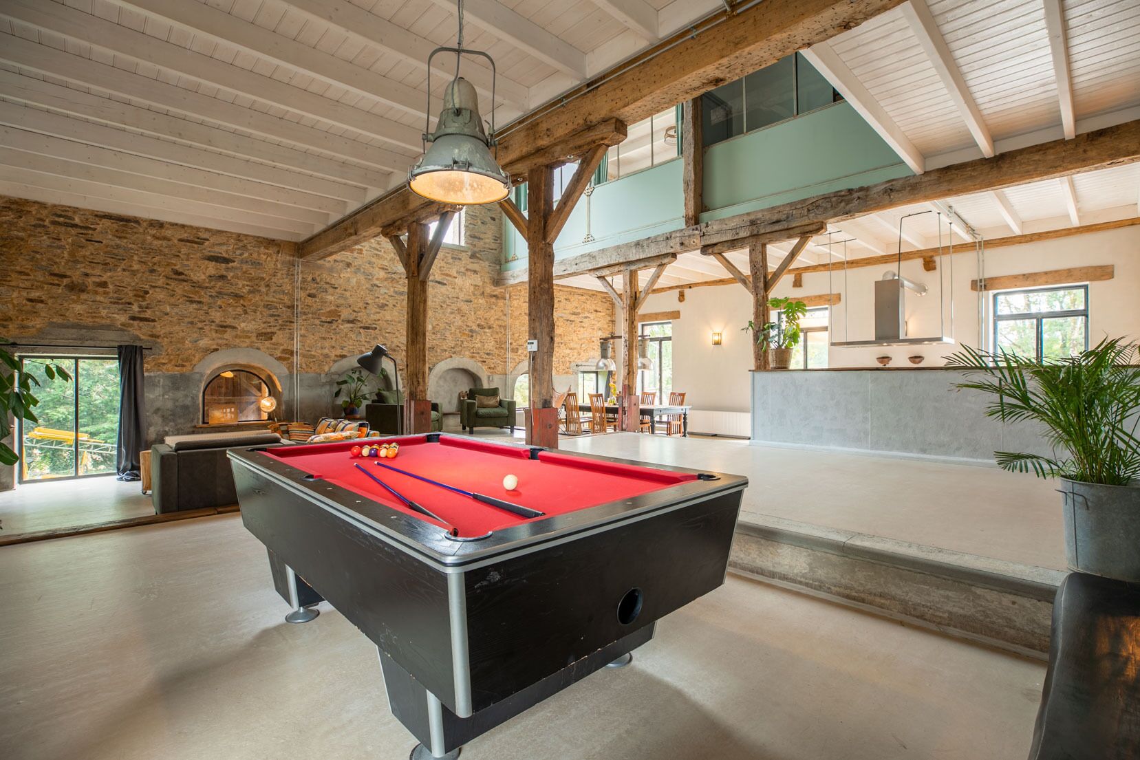 Maison De La Cathédrale Industrielle Dans L'ancienne Usine De Porcelaine, Grand Jacuzzi (Commun) - Arnac-Pompadour