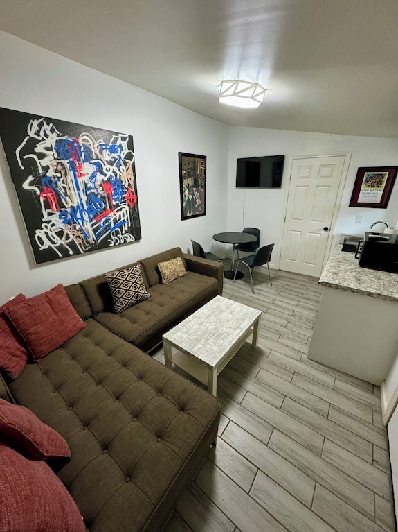 Condominio De Una Habitación Con Patio Privado Cerca De Magazine Garden Y Art District - Metairie, LA