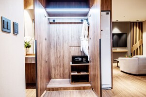 Roupas de cama premium, edredons de pluma, escrivaninha