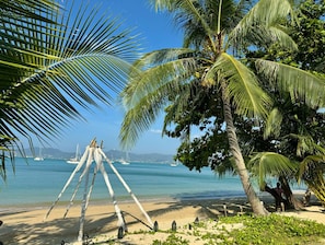 Vista para praia/oceano