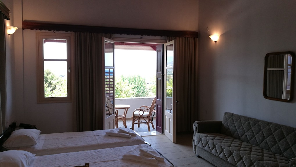 Troyan Hill Studios Con Vista Panorámica Y Gran Balcón - Grecia