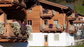 Fachada da propriedade