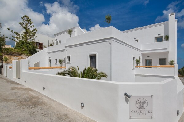 Olive Tree Suites - Santorini
