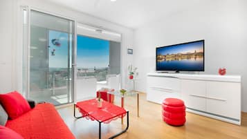 Apartamento (A1) | Sala | Televisor LCD de 68 cm com canais por cabo, televisor